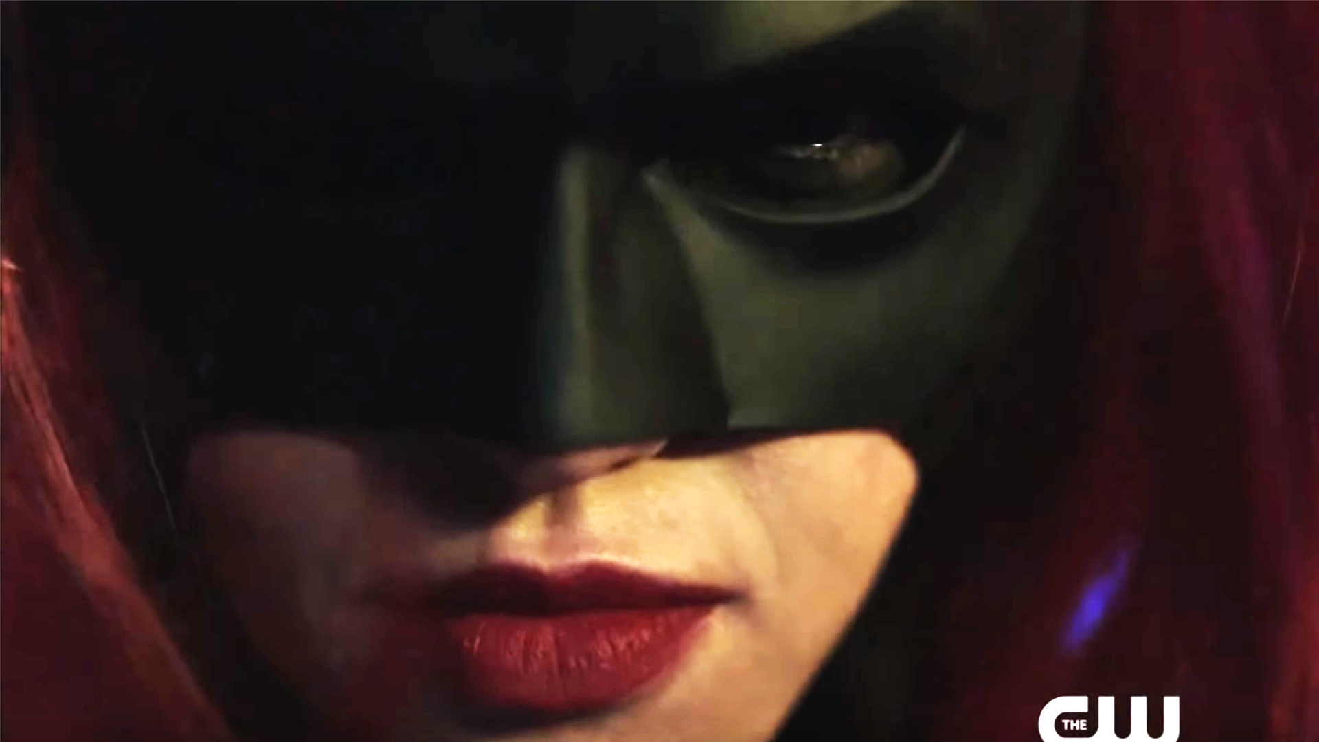 New Arrowverse Elseworlds Promo Shows Bat Signal & Features Batwoman